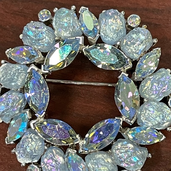 Trifari | Jewelry | Crown Trifari Circle Wreath Brooch From Alfred ...